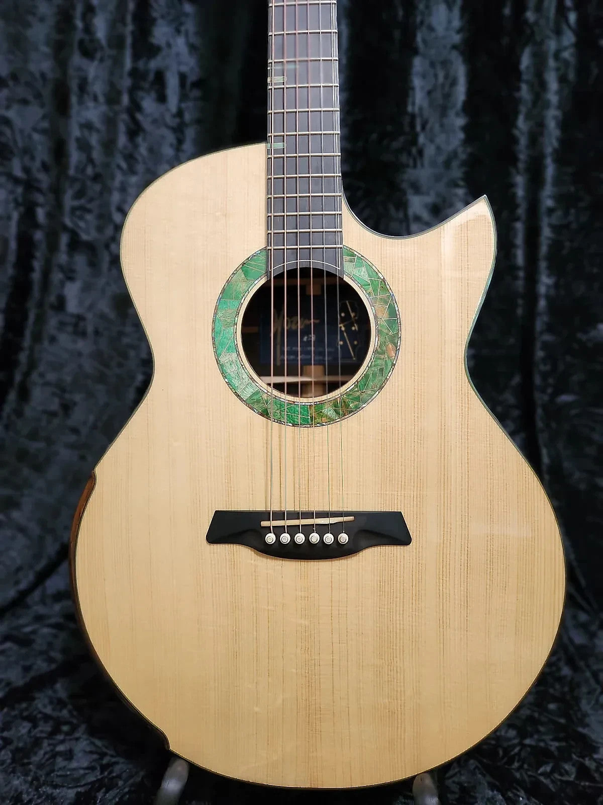 Hozen Guitars Swiss Spruce & Solid Ziricote